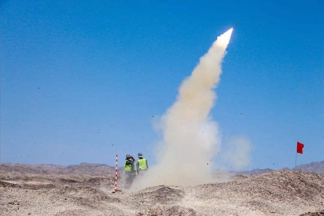 How strong are domestic air defense missiles?Dodge 8 decoys easily and ...