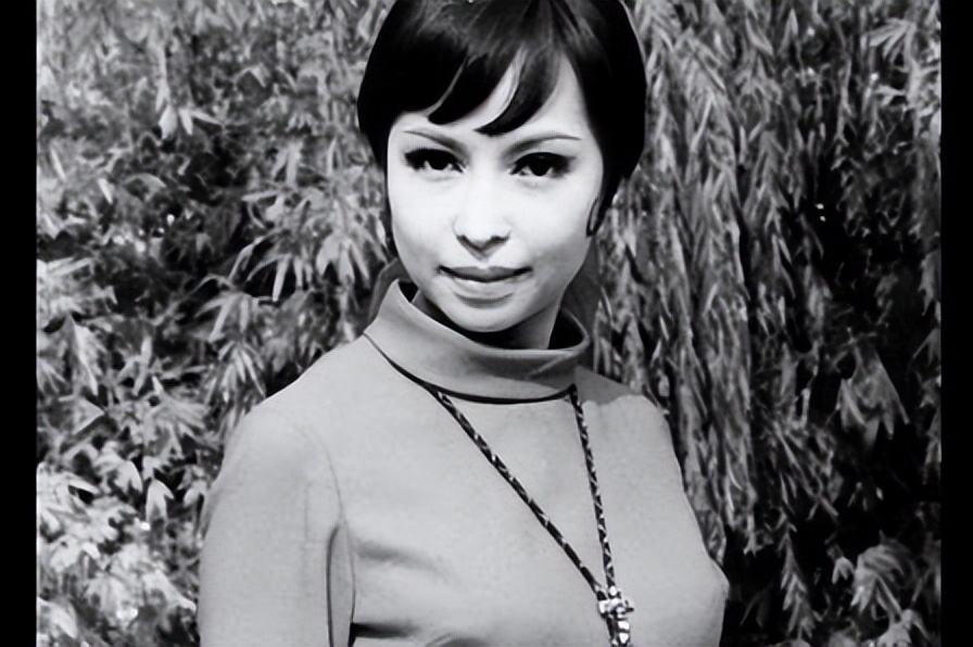 This person is Asia's No. 1 porn star, who appeared naked, used to be a spy, and later became ...