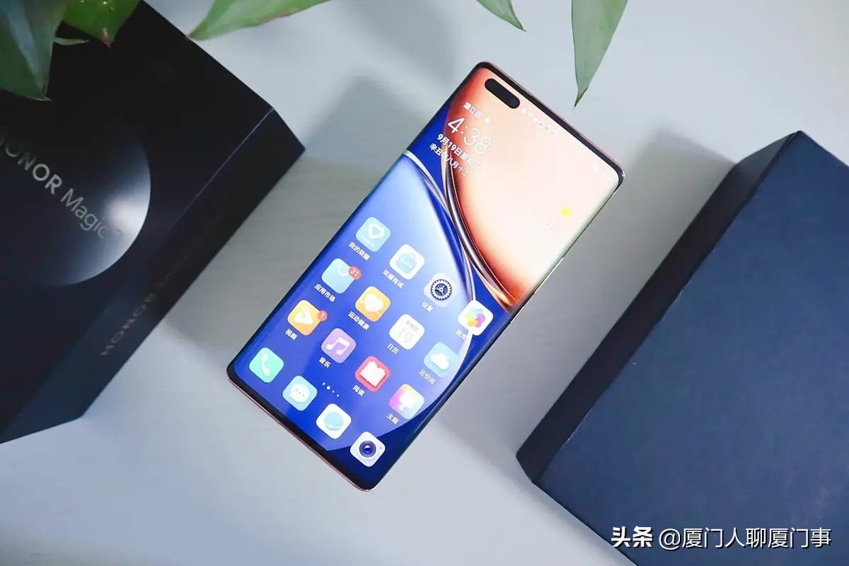 榮耀magic3Pro對比三星S22Ultra，多主攝計算和1.08億，你選哪個 - 頭條匯