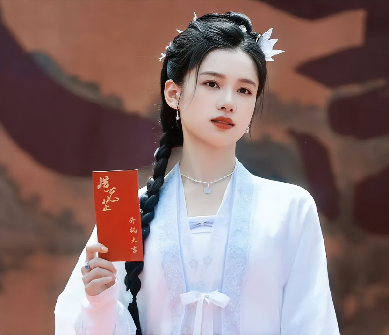 "Xihua Zhi" Hu Yitian is not tender, Hu Xinger has become delicate, the ...