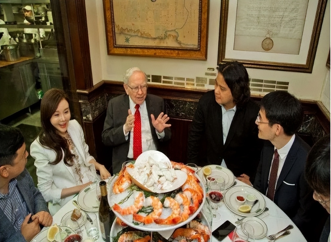 Warren Buffett: After having dinner with four Chinese, I will never eat ...
