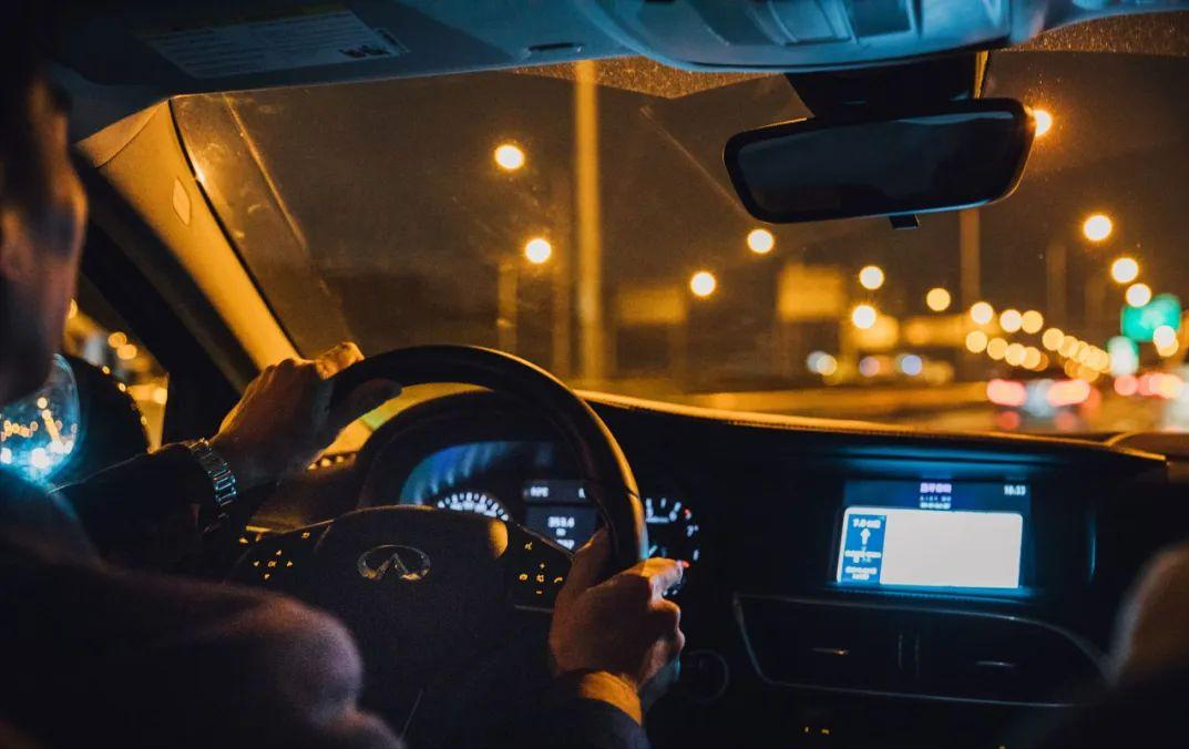 The "money-making" of online car-hailing drivers - iNEWS