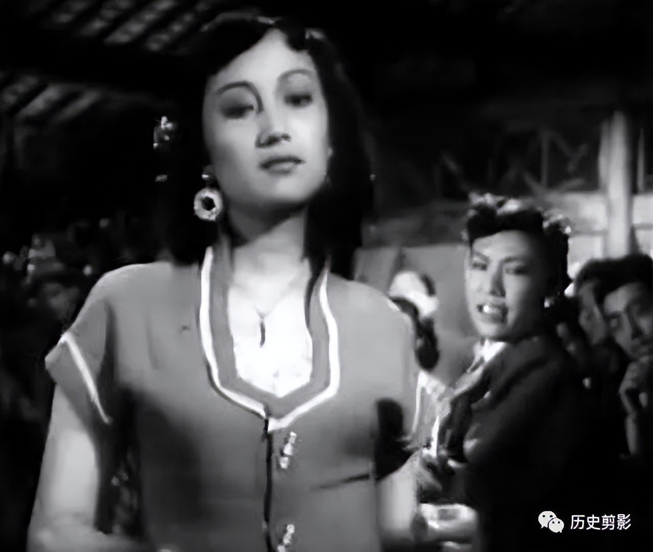 Coquettish and Feminine: Counting the Female Agents in Red Movies - iMedia