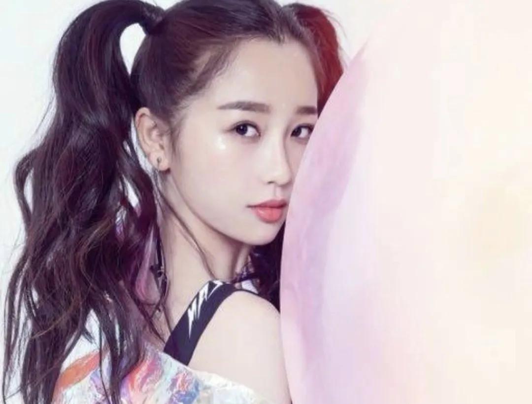 Appreciation of Yu Shuxin's personal self-portrait - iNEWS