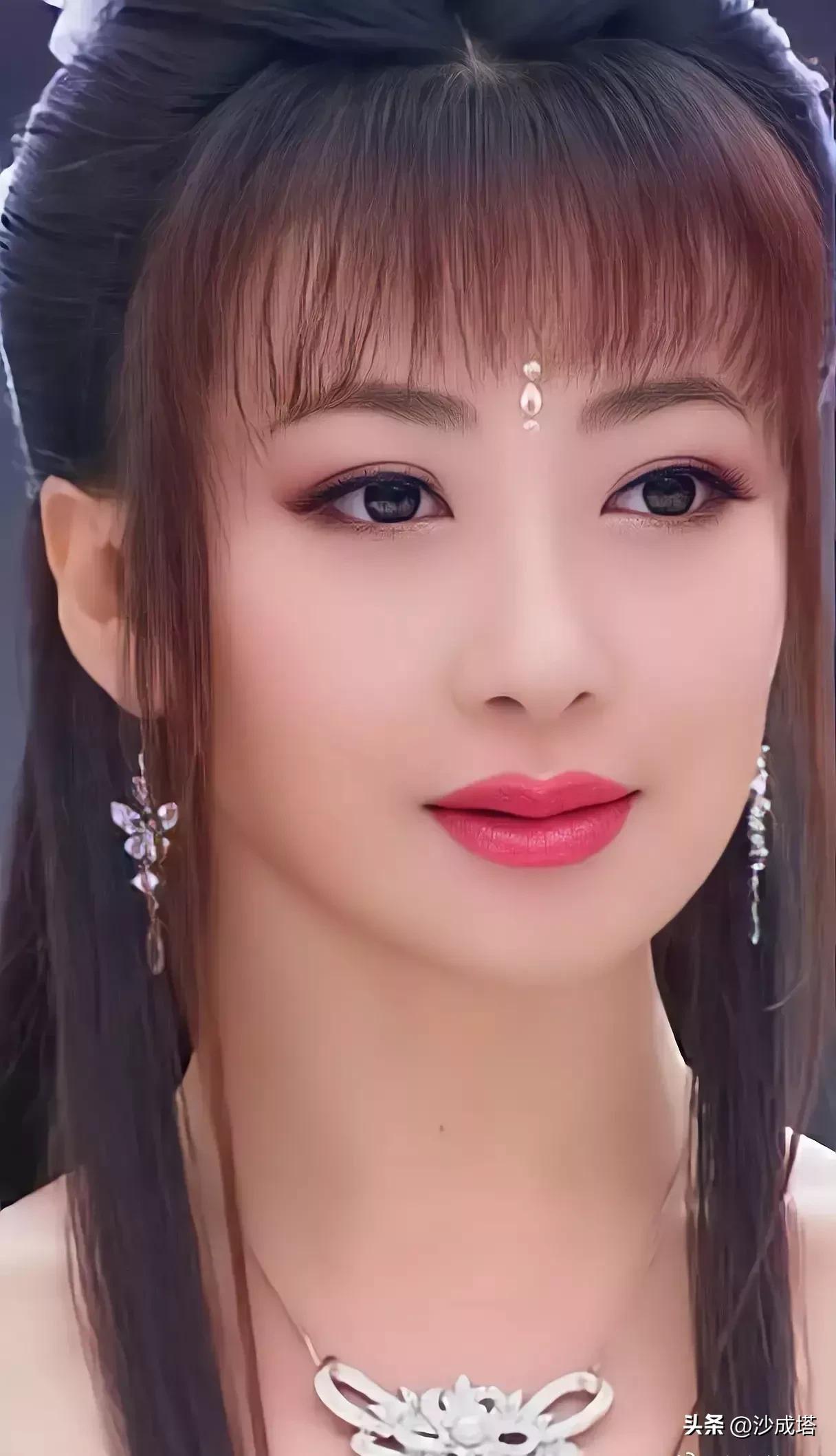 Gorgeous Chen Zihan - iNEWS