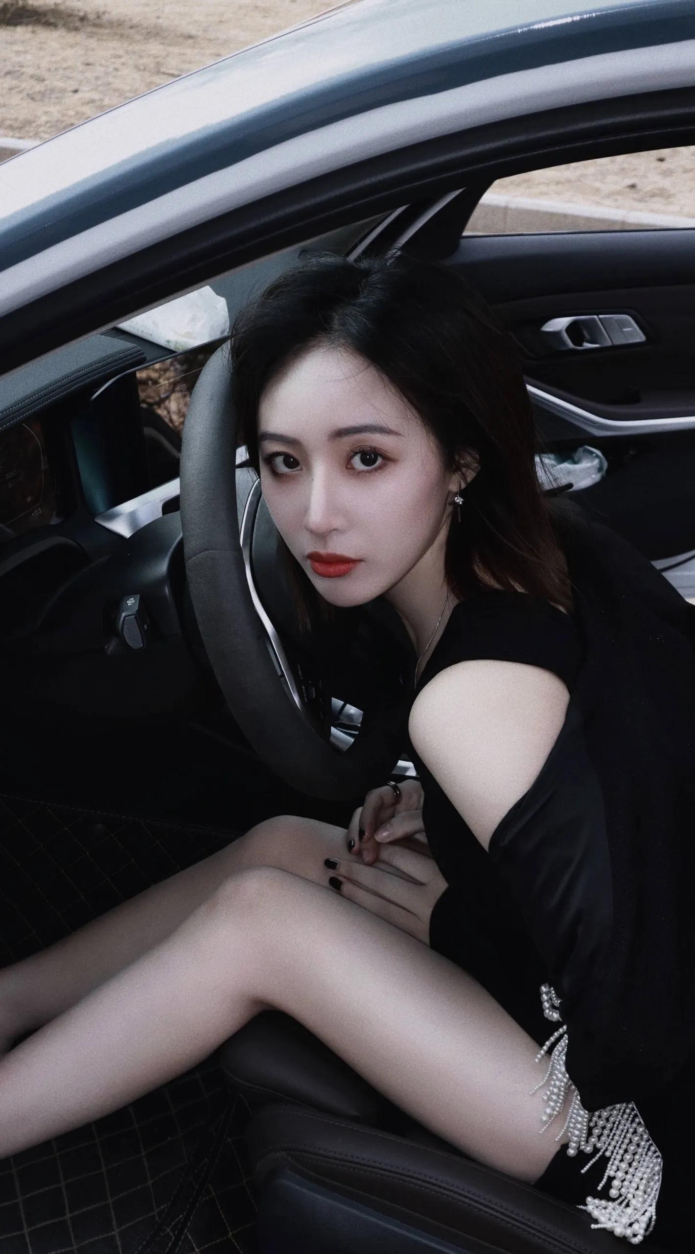 Temperament female singer Ye Jia - iNEWS