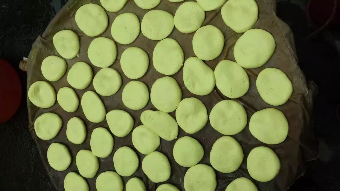 Alkaline glutinous rice cake, sticky hometown taste in memory - iNEWS