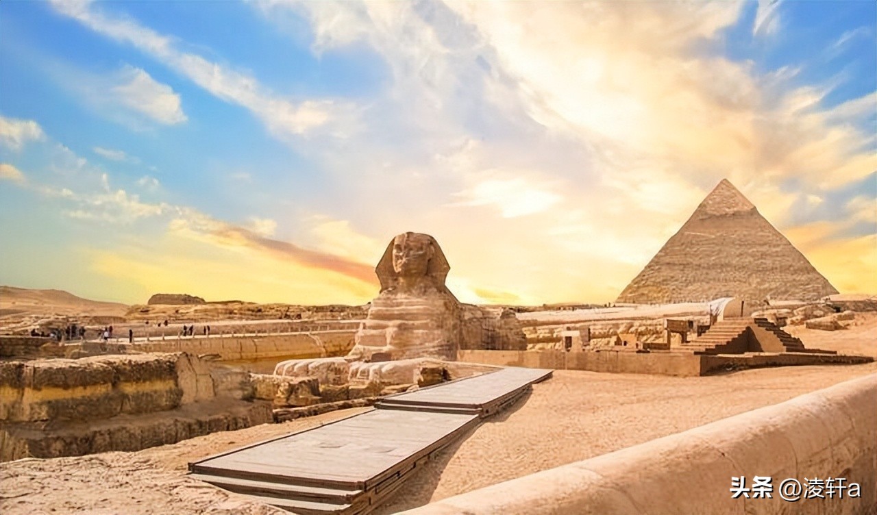 What are the characteristics of the Egyptian pyramids? What stages did ...