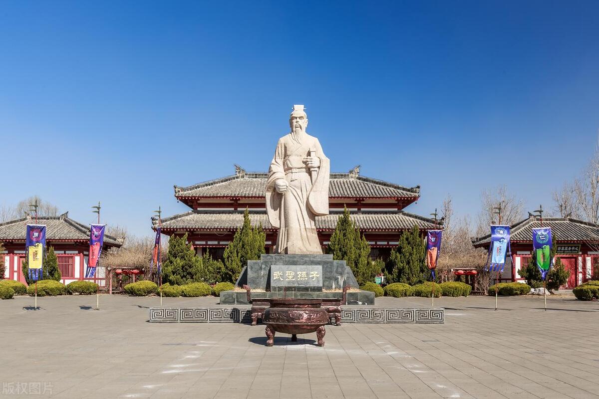 In the sky of history, the Qin political system has been practiced for ...