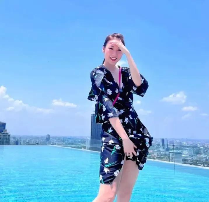 "800 million daughter" Zhuang Simin traveled alone after divorce ...