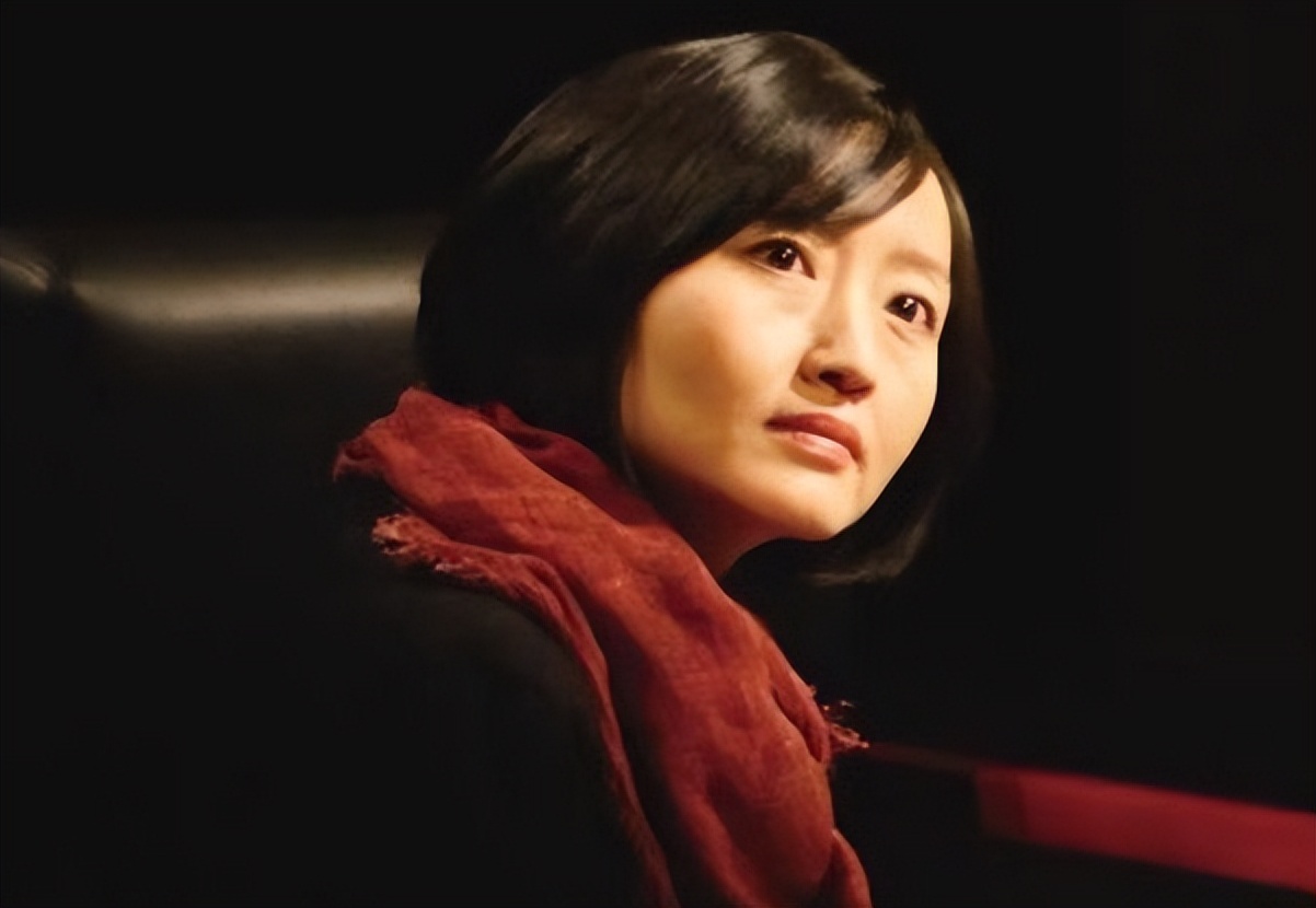 How is Chai Jing, who has moved abroad, from being the head of the ...