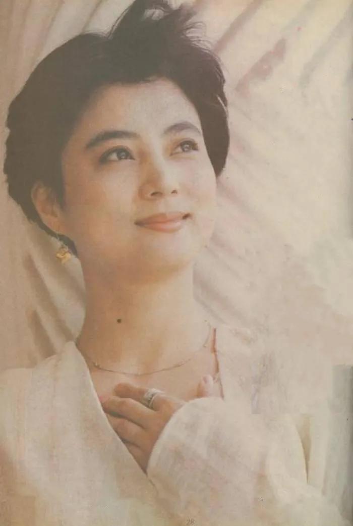 Sweet song queen Li Lingyu - iNEWS