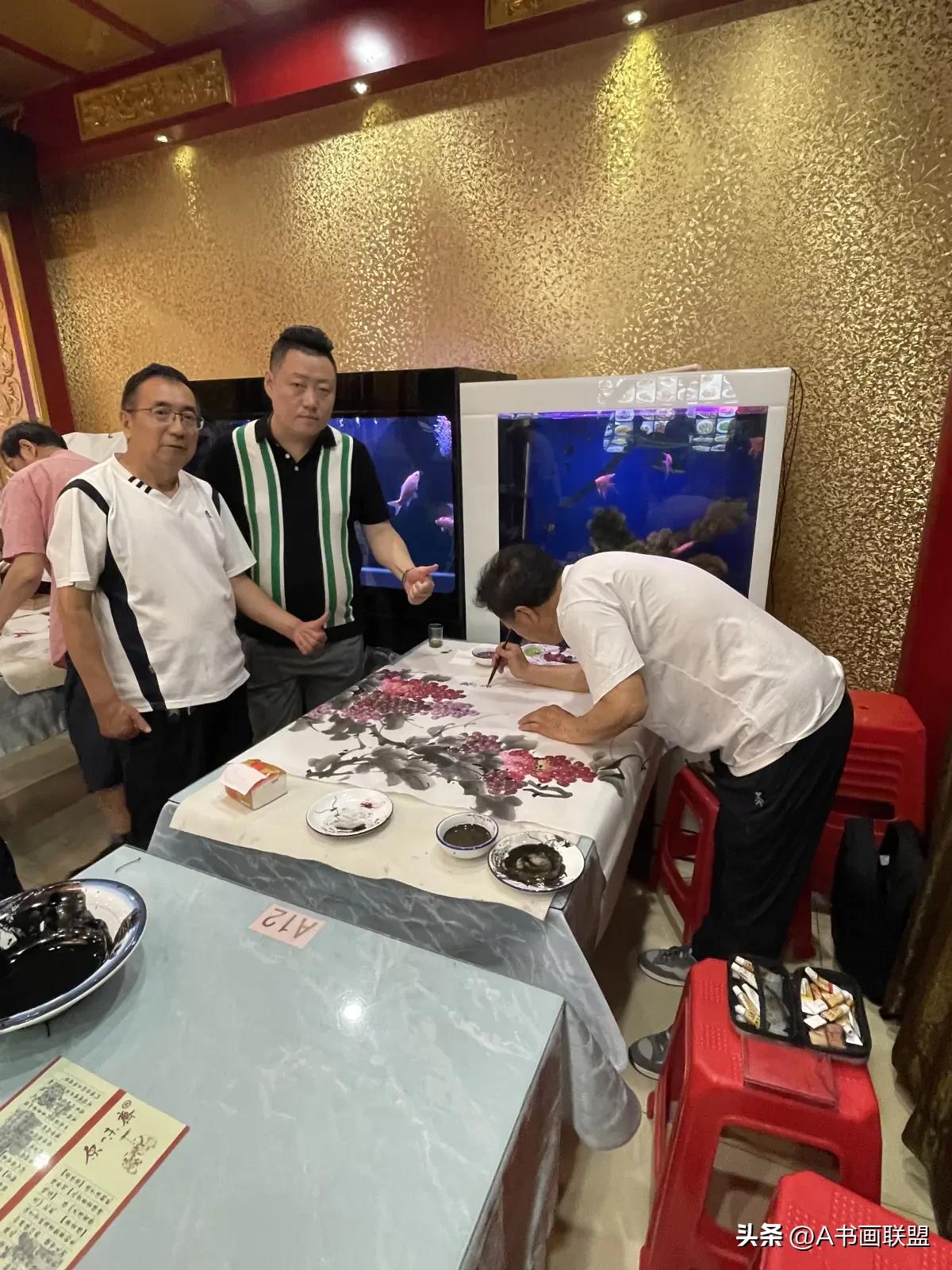 Prosperous China, pen and ink to sing the praises of July 1 - iNEWS