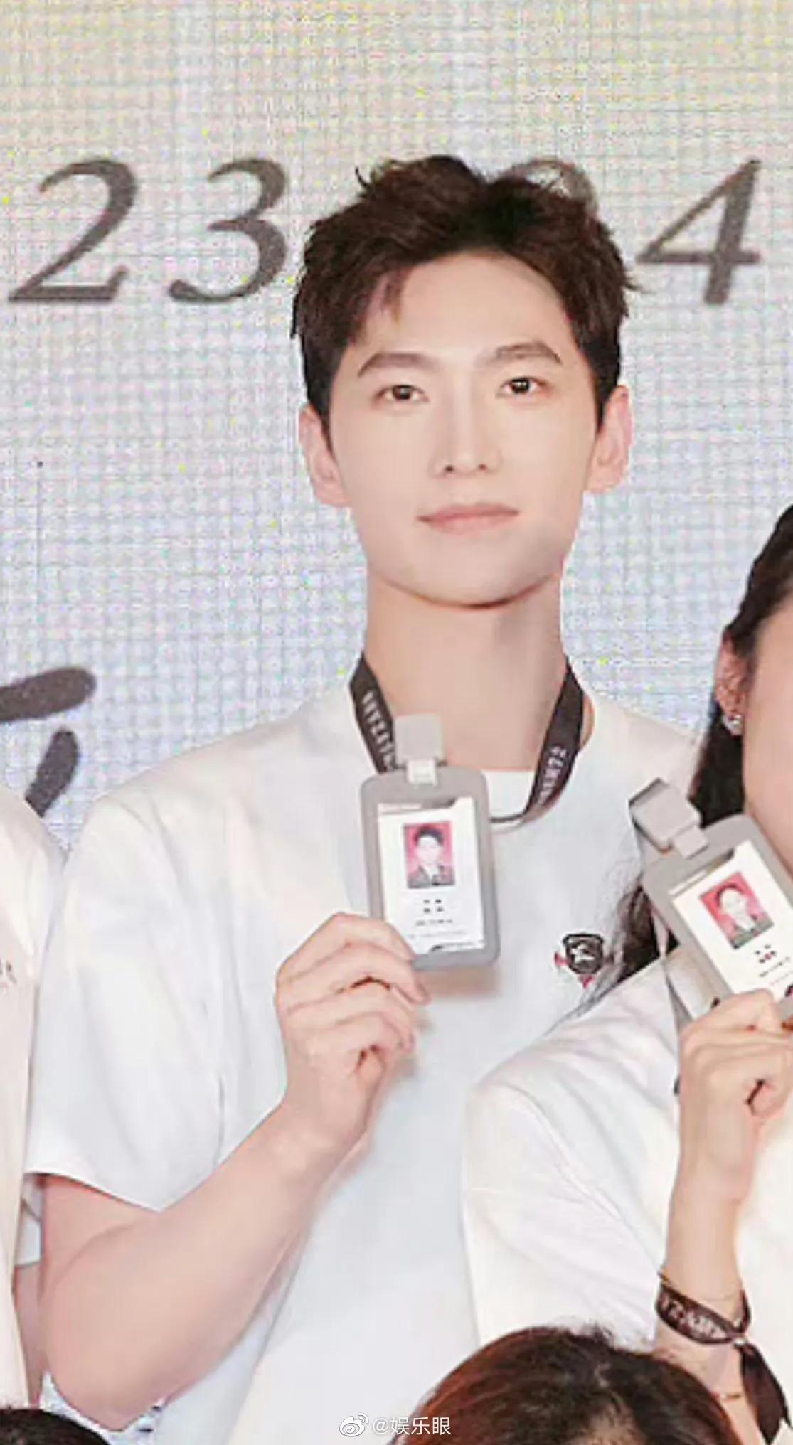 Yang Yang, who appeared in the Military Art Alumni Association, what ...