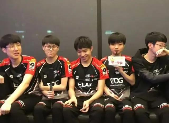 lpl player story iboy chapter ~ boy, crazy branch that can't break ...