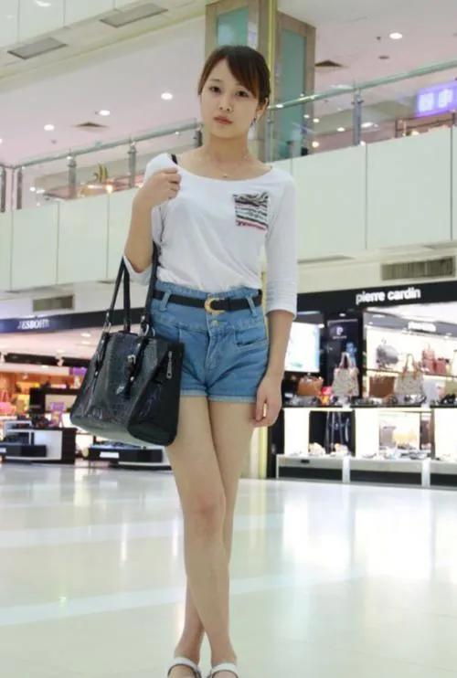 Li Si, Jet Li's daughter and an "orphan", is now 34 years old and is ...