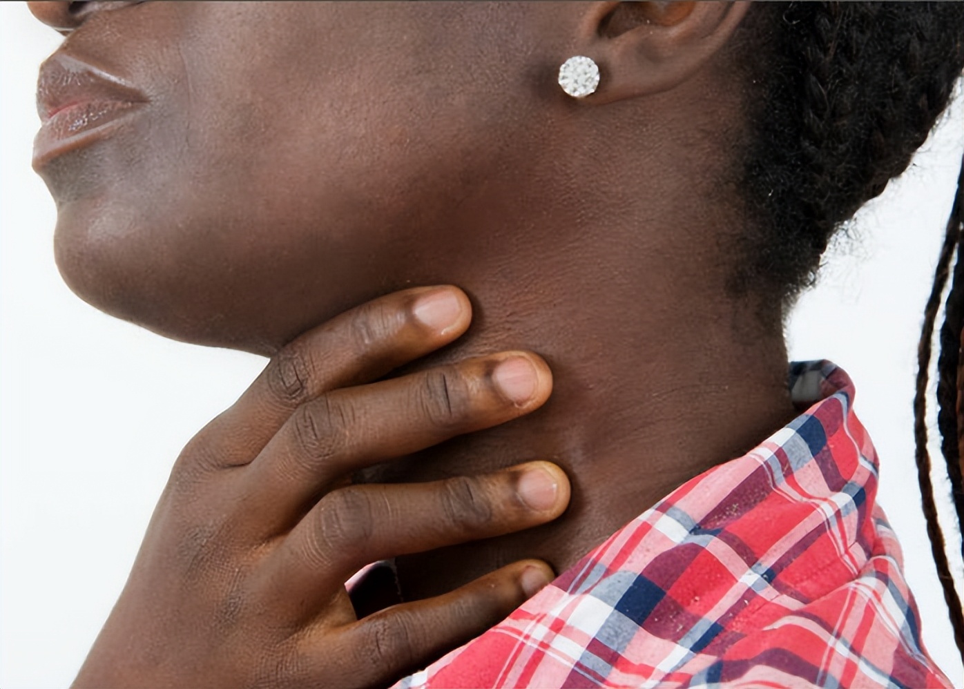 What are the "little lumps" on the neck and underarms? Can it be pulled ...