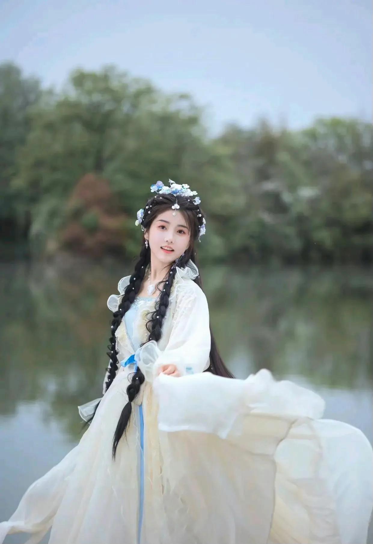 The most beautiful Hanfu lady - iNEWS
