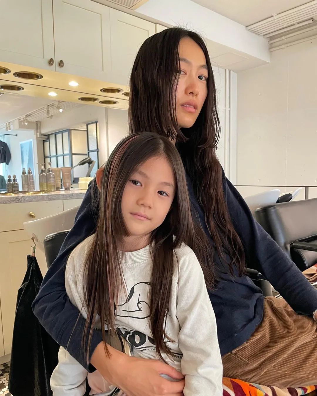Edison Chen's 5-year-old daughter dyes her hair, and the princess cut ...