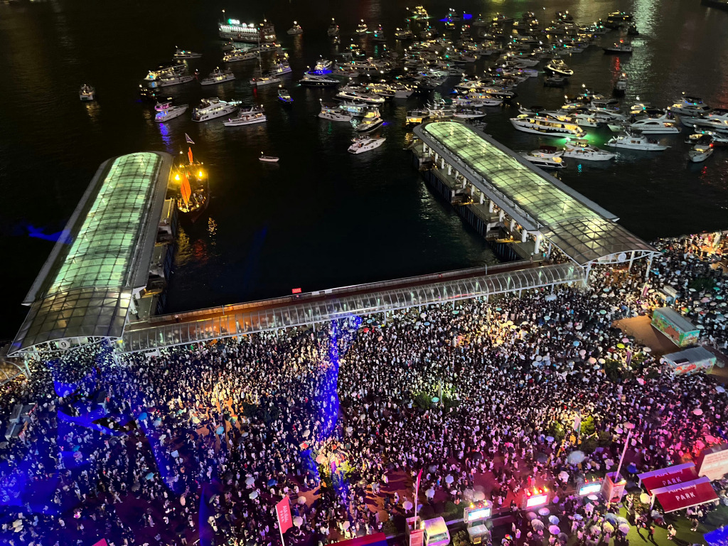 Jay Chou's concert was unprecedentedly grand, and the yacht docked into ...