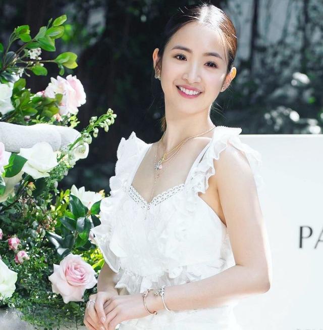 After being sucked blood by 8 members of her family for 5 years, her ...