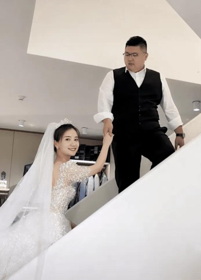 Congratulations!Brother Monkey officially announced that he and He ...
