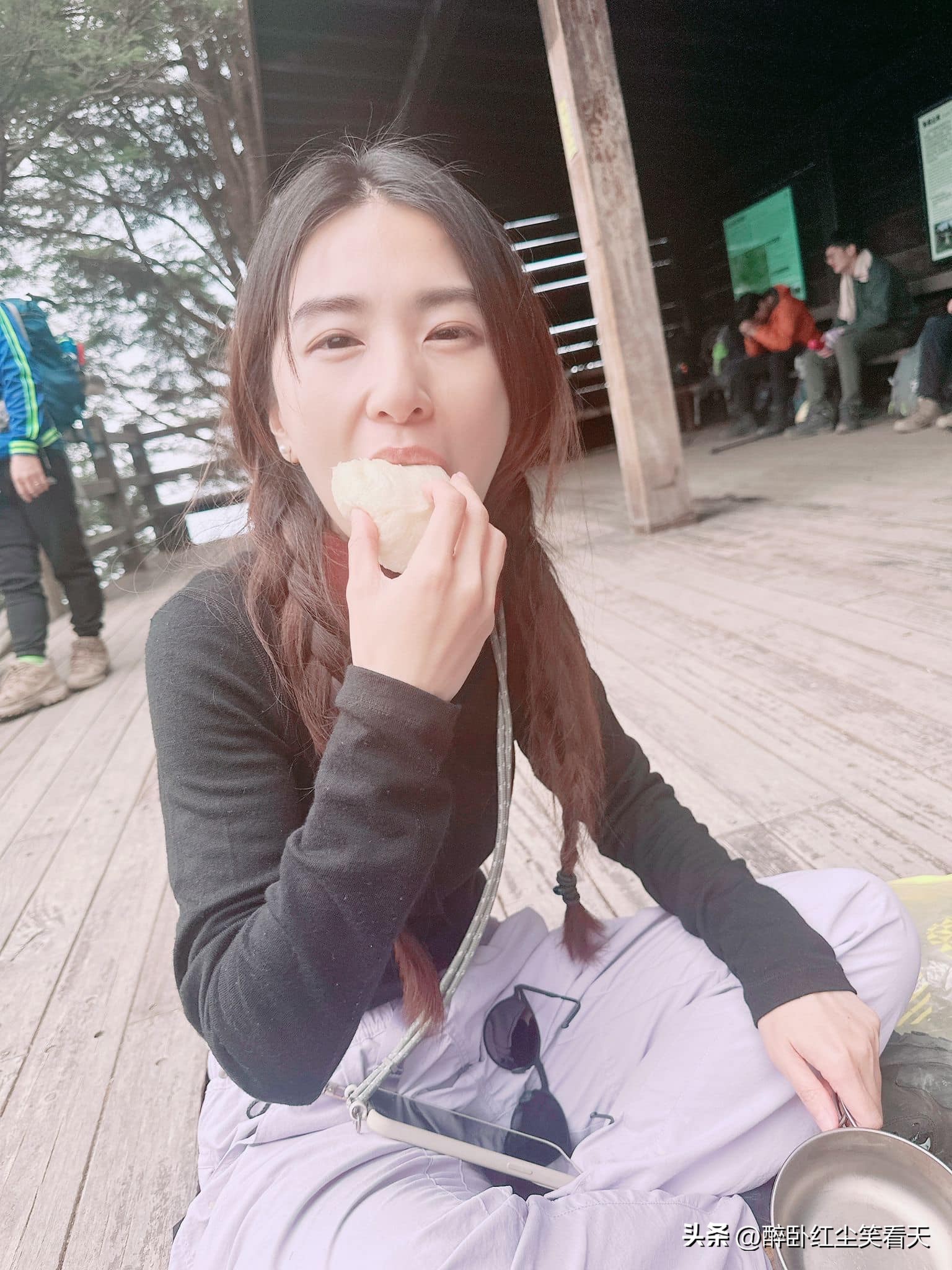 The 40-year-old song queen Tian Hebe's travel photos in Yushan were ...
