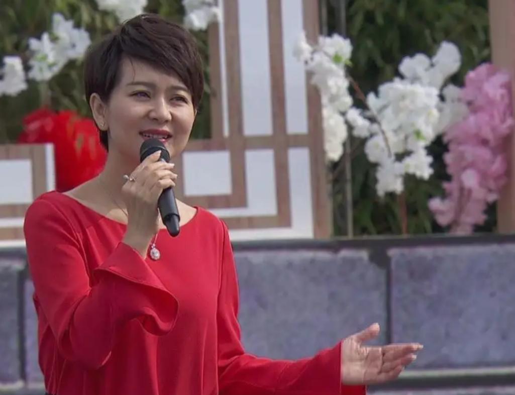 A well-known singer quit the music scene and married the second-married ...