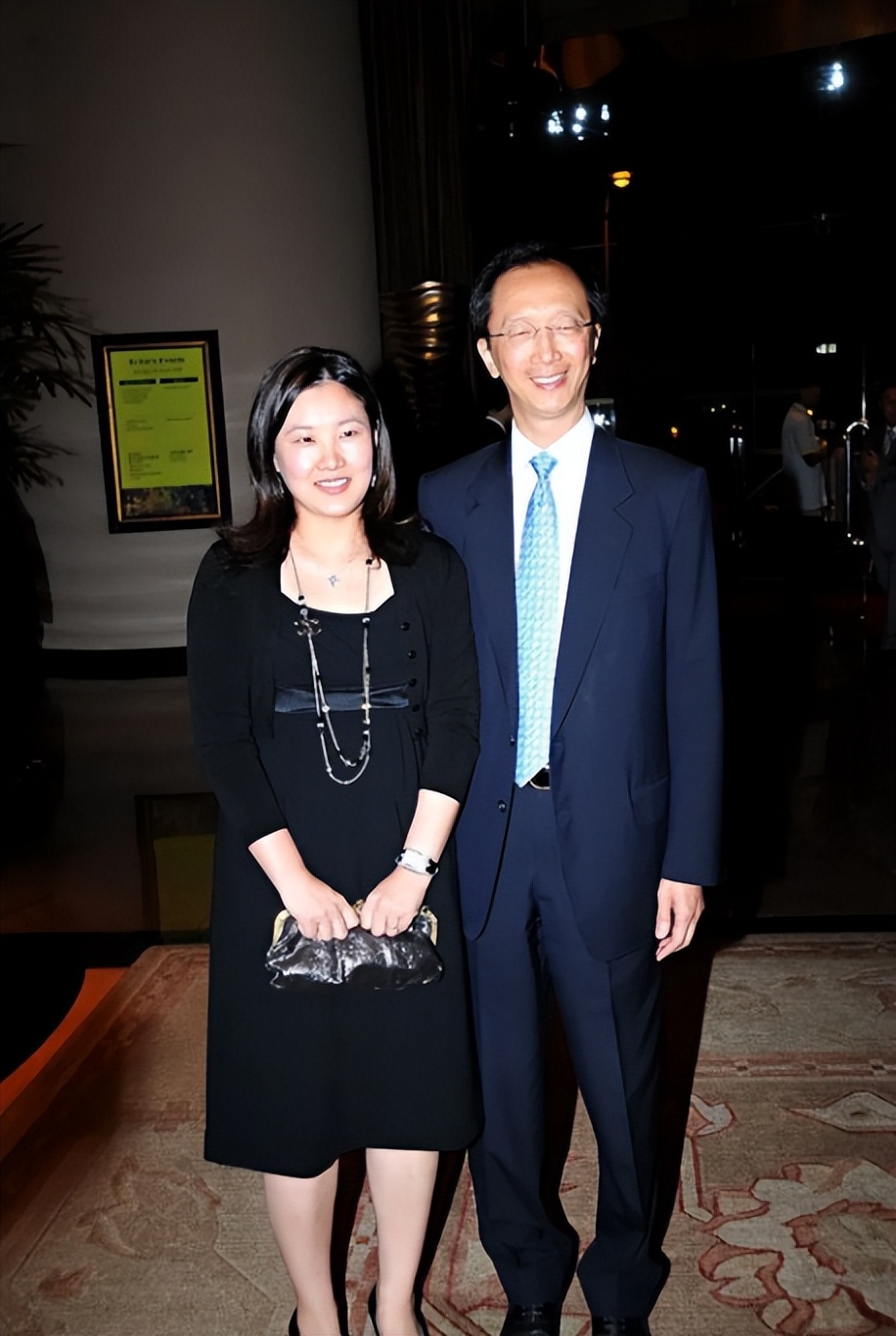 Fu Mingxia and her husband rarely fit together, a black dress with ...