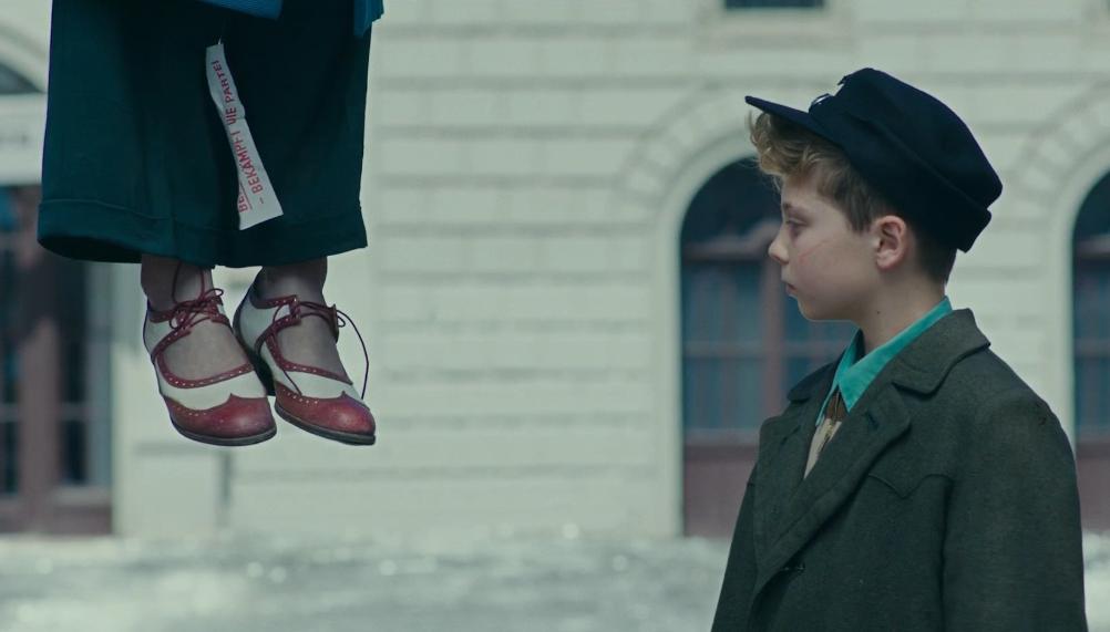 Anti-war film "Jojo Rabbit": a surreal satirical comedy - iNEWS