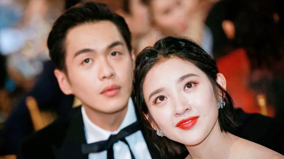 Zhang Ruoyun and Tang Yixin joined forces to shoot a blockbuster cover and staged a sweet cherry ...