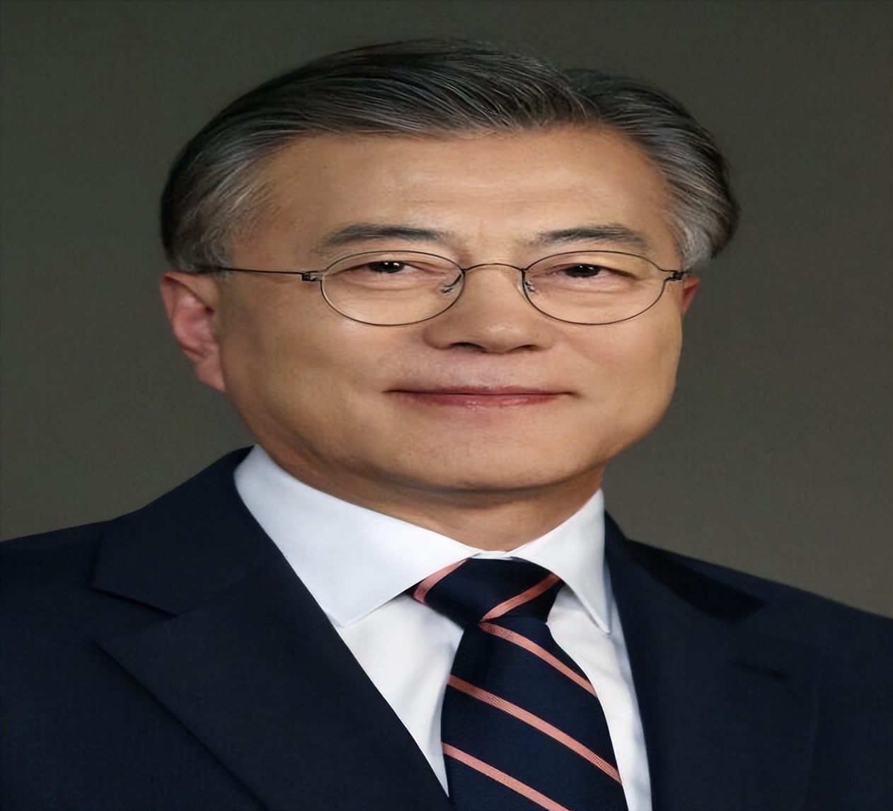 Is Moon Jae-in, who is willing to go to the political stage and cherish ...