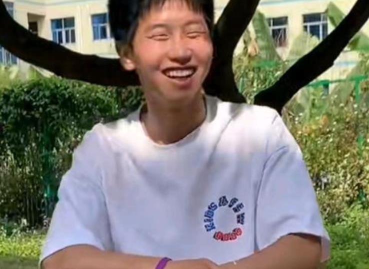 Sun Zhuo fans are amazing!Recognizing Zhuo Zhuo with a sock bracelet, Sun Haiyang's youngest son ...