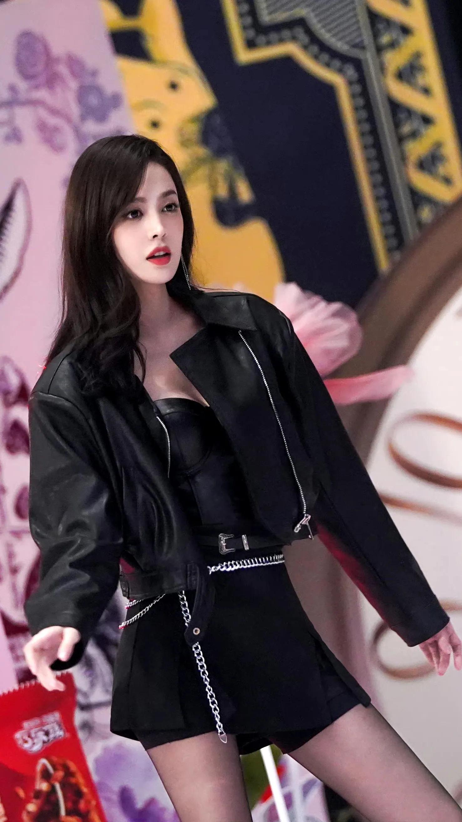 Guli Nazha 230603 Exquisite Atlas Elegant and Generous - iNEWS