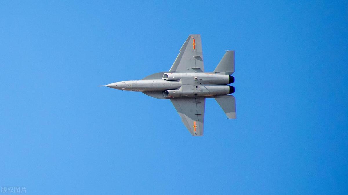 The J-15D "Roaring Shark" carrier-based aircraft is coming, and the ...