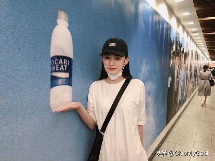 Comparable to Brigitte Lin, who was selected as a Pocari beauty girl at ...
