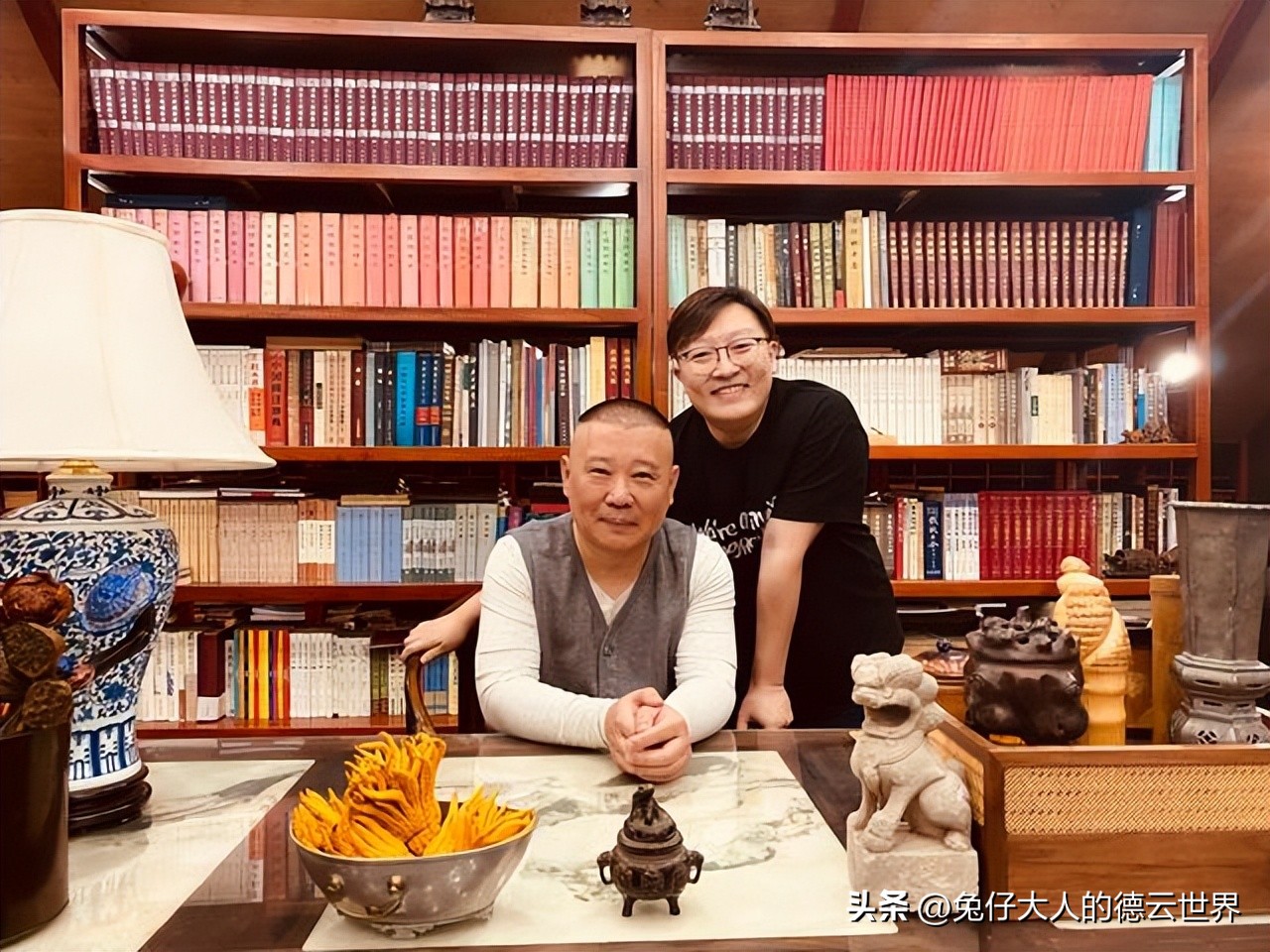 Cao Heyang of Deyun Society posted a photo with Zhang Jiuling, and is ...