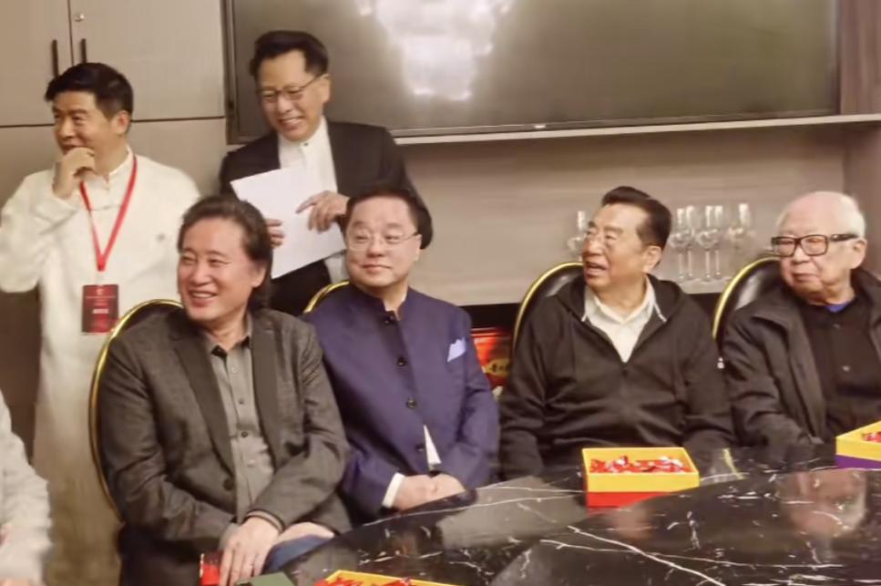 Music celebrities gathered: Li Shuangjiang became the focus of chatting ...