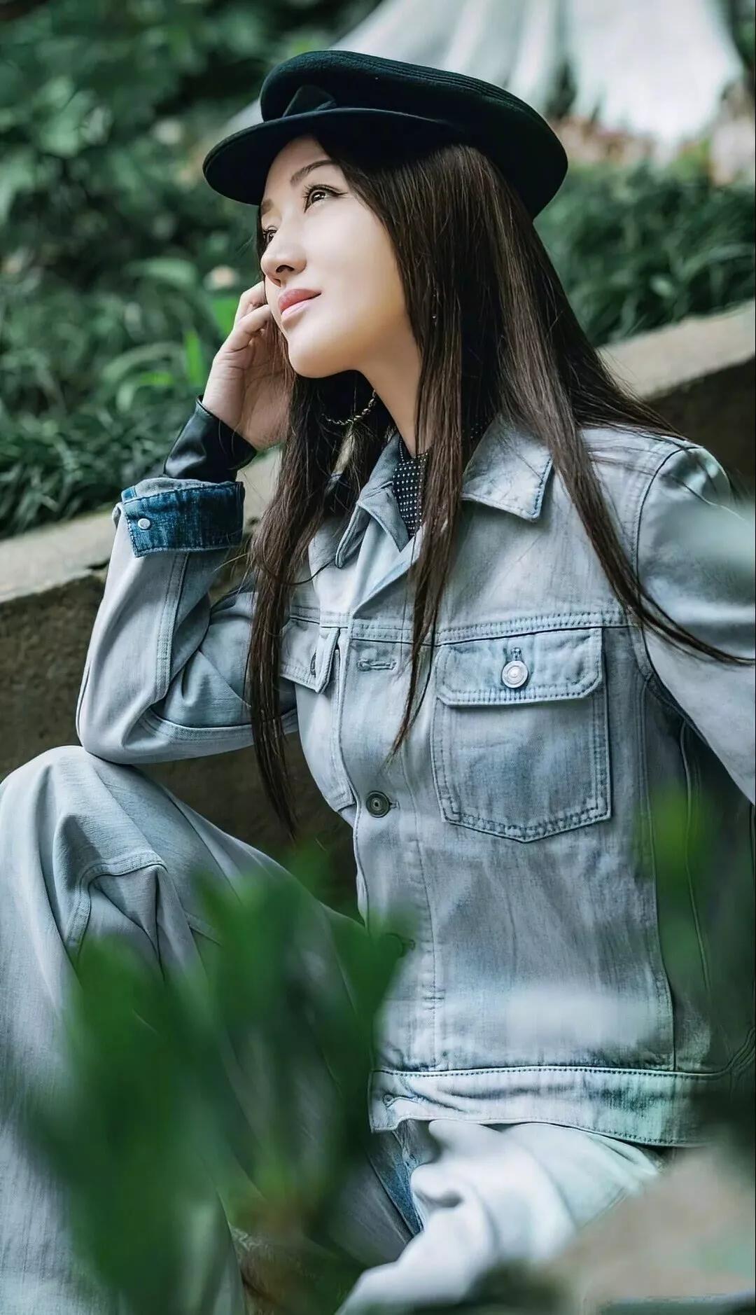 Yang Yuying, a generation of jade girls in the music world, a person ...