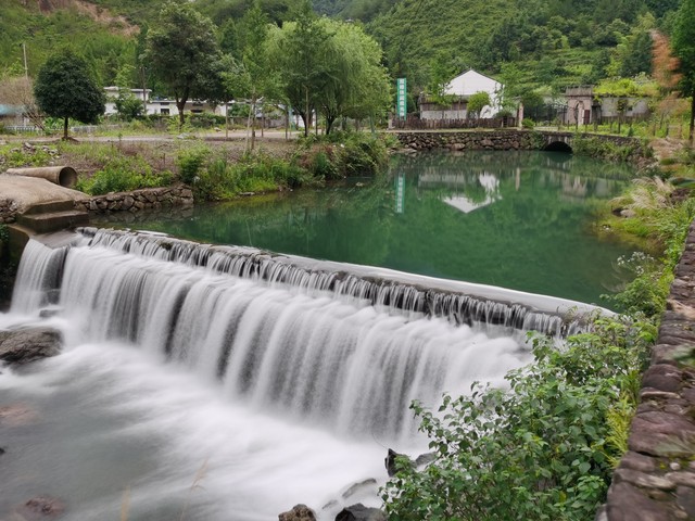 What is the name of the song "The Wind, Clear Water, Long Flow"? - iNEWS