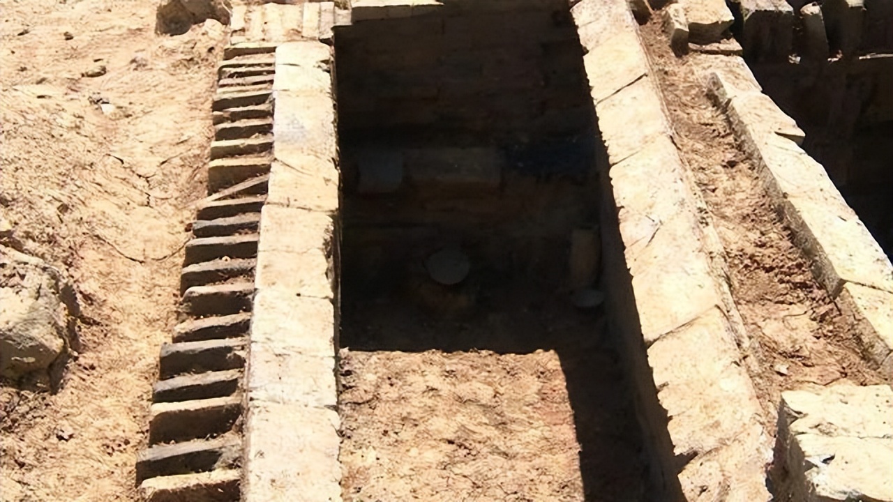 Past and Present of Danfeng Chu Tomb - iNEWS