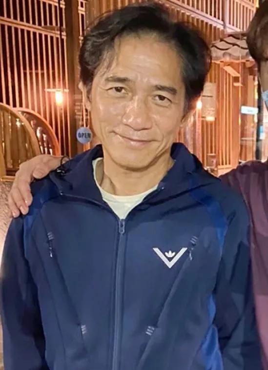 "Pingfu Illiterate Poems" - iMedia