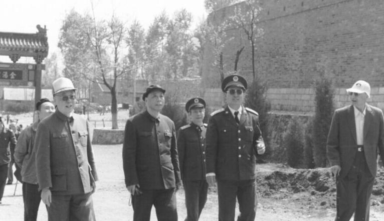 Two generals came to say goodbye, and Boss Peng made an exception: stay ...