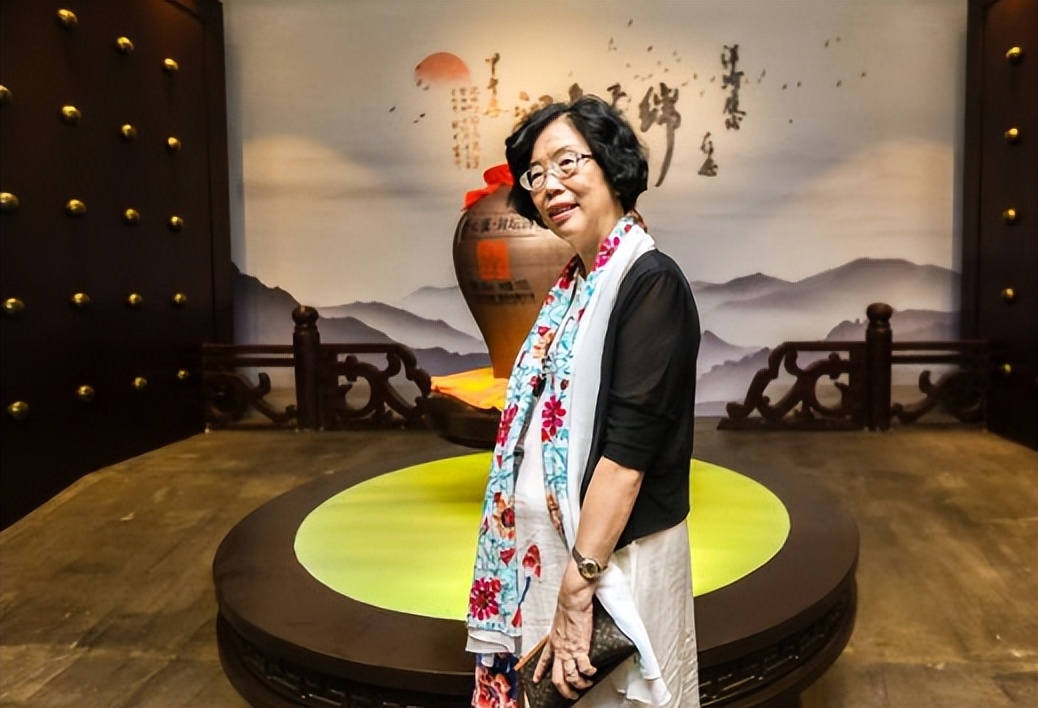 "Misty Poet" Shu Ting's "To Oak Tree" and "Goddess Peak", women should ...