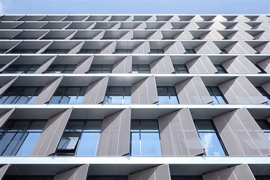 CFD analysis of building cross ventilation with external louvers - iMedia