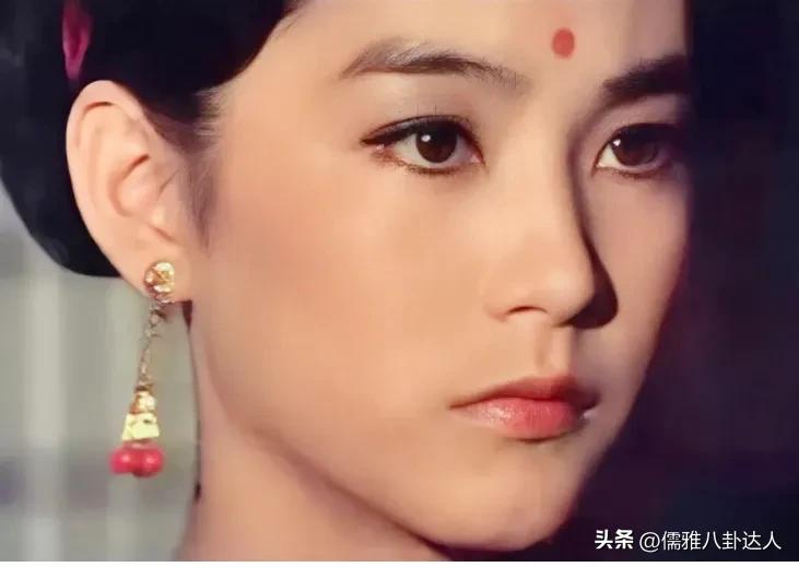 The out-of-print ghost film released in 1974, Brigitte Lin's beauty in ...