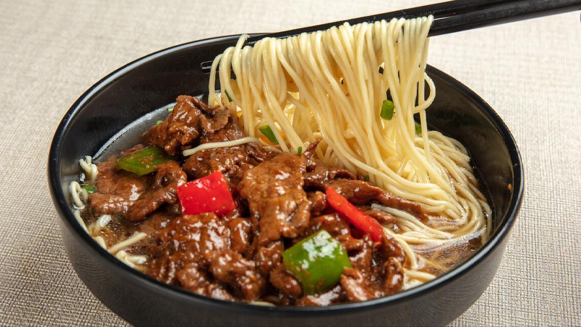 Do not cook noodles in boiling water!A good method taught by the noodle ...