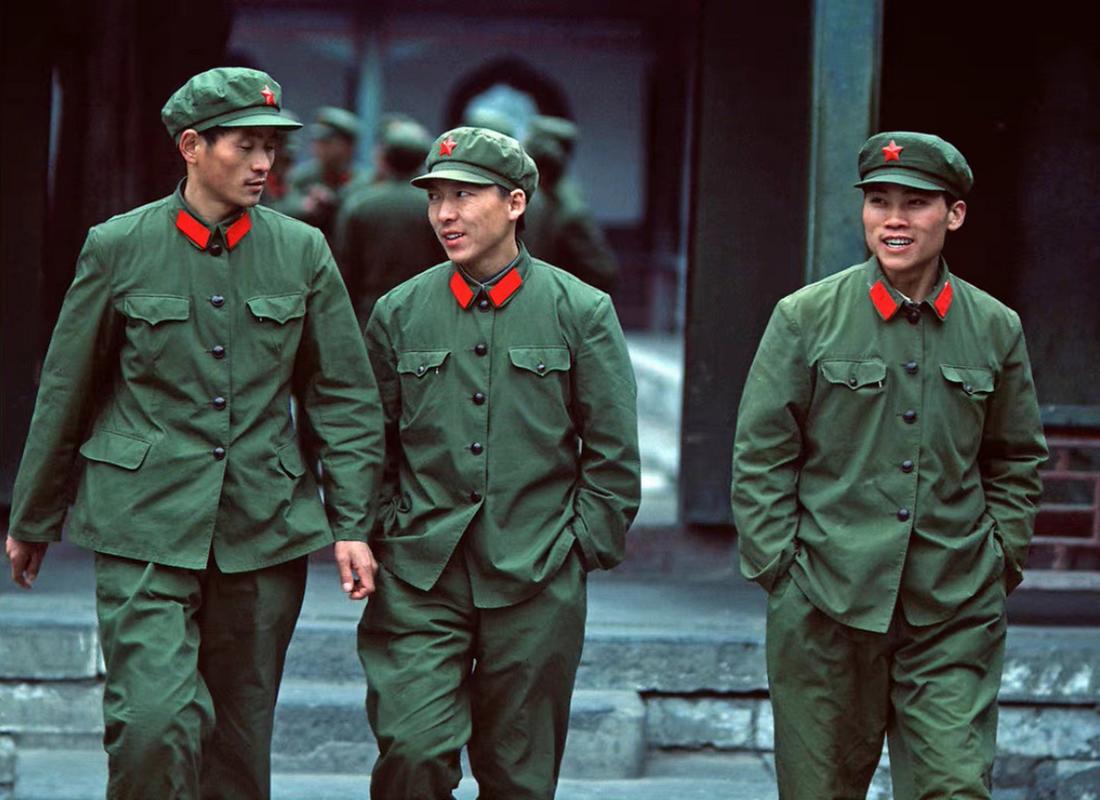 Although the 65-style military uniform is good, it can no longer meet ...