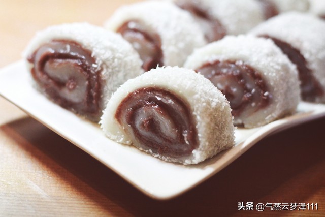 In love with food, how to make black sesame walnut glutinous rice rolls ...