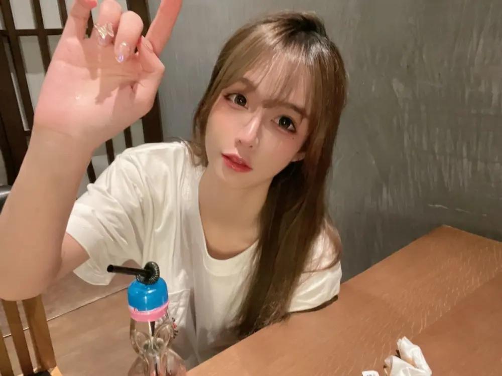 AJ can't stand it anymore?Huya two two-dimensional goddesses dance online, AJ is buried and ...